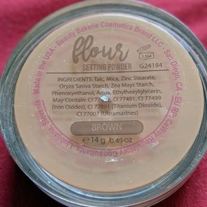 Beauty Bakerie | Makeup | Beauty Bakerie Flour Loose Setting Powder ...